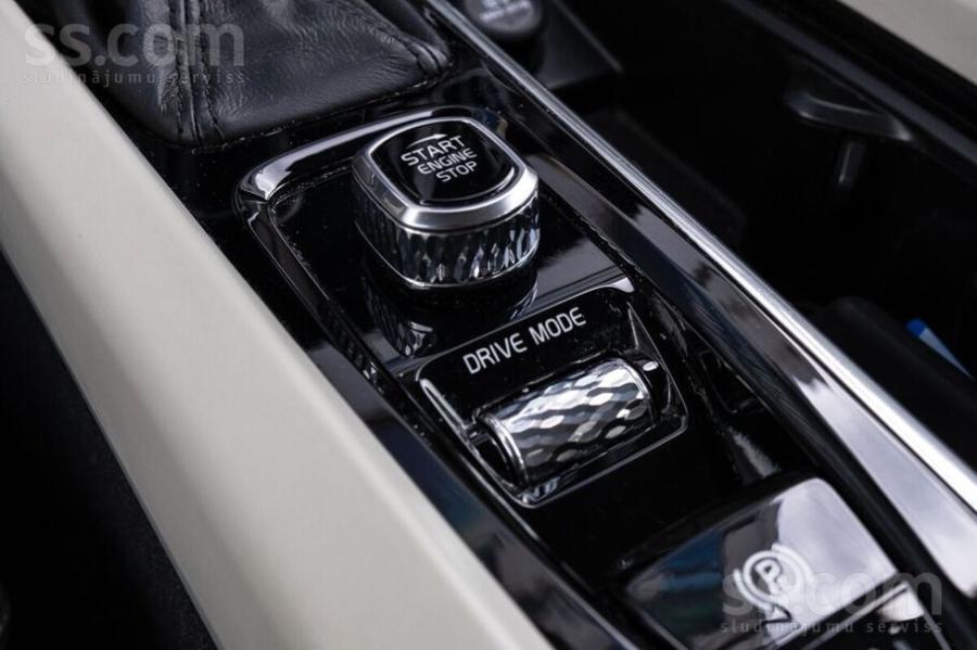 Zils Volvo XC60 2018 Rīga, ar dzinēja tilpumu 2.00 L un nobraukumu 193 tūkst. km par 17950 €, foto 17 vietnē AUTOMOTO.COM.LV