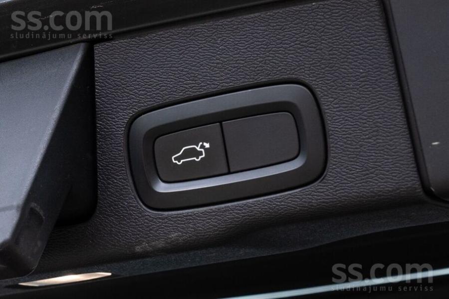 Zils Volvo XC60 2018 Rīga, ar dzinēja tilpumu 2.00 L un nobraukumu 193 tūkst. km par 17950 €, foto 19 vietnē AUTOMOTO.COM.LV