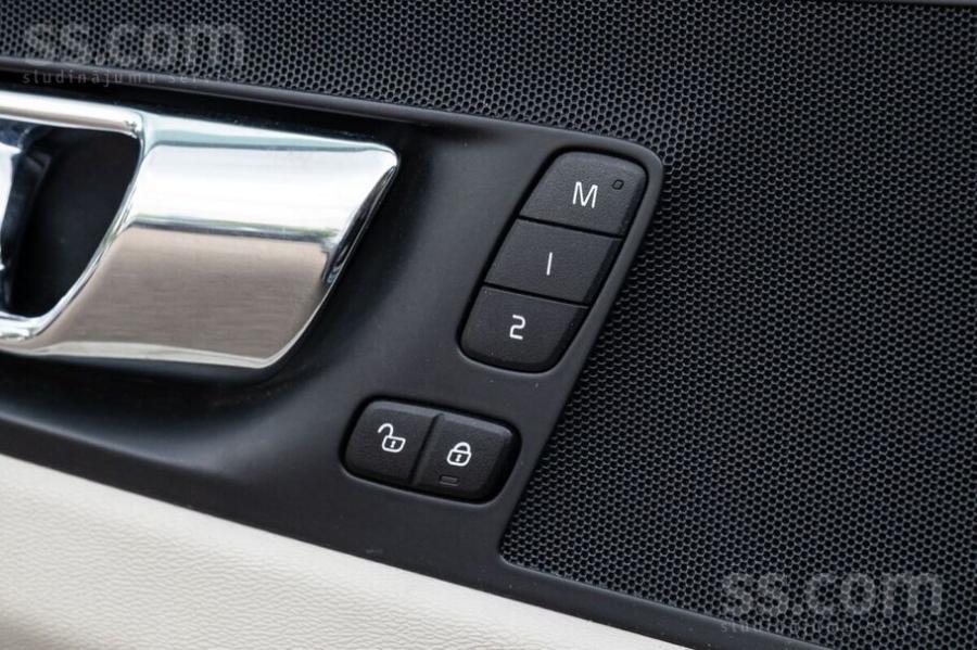Zils Volvo XC60 2018 Rīga, ar dzinēja tilpumu 2.00 L un nobraukumu 193 tūkst. km par 17950 €, foto 21 vietnē AUTOMOTO.COM.LV