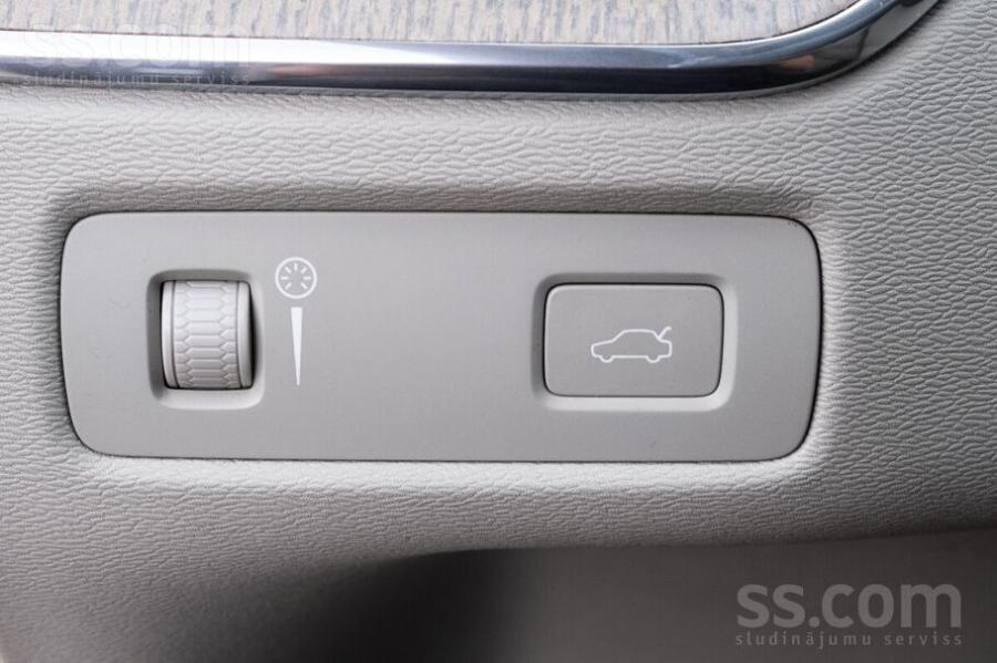 Zils Volvo XC60 2018 Rīga, ar dzinēja tilpumu 2.00 L un nobraukumu 193 tūkst. km par 17950 €, foto 23 vietnē AUTOMOTO.COM.LV