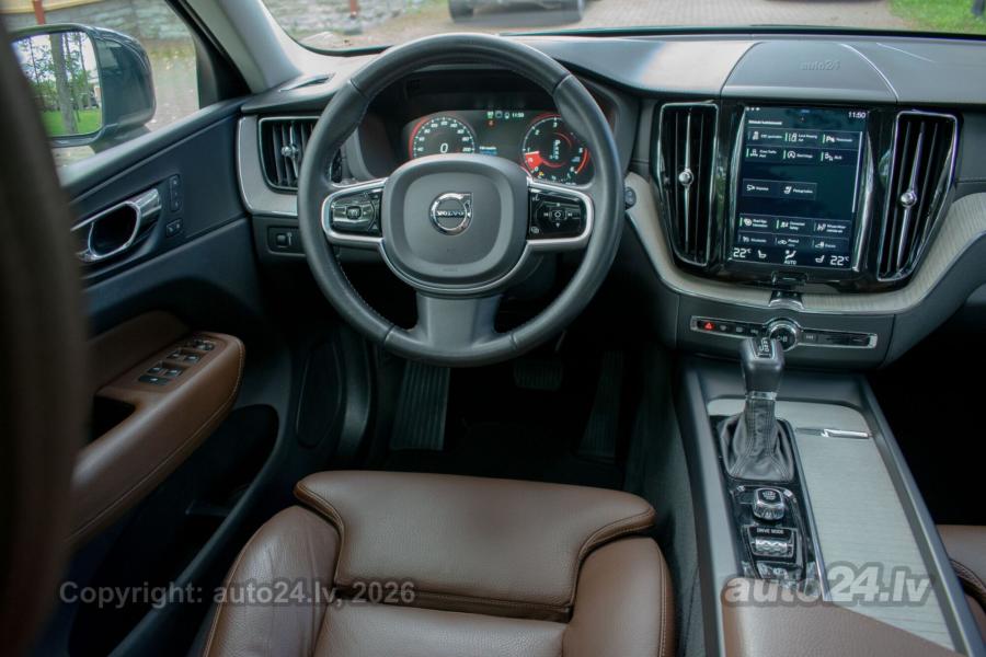 Blue Volvo XC60 2018 in Tallinn, with an engine capacity of 2.00 L and mileage of 111 thousand km for 26690 €, photo 4 on AUTOMOTO.COM.LV