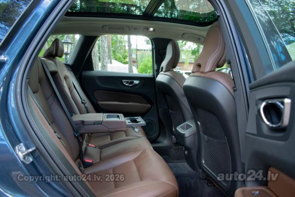 Zils Volvo XC60 2018 Tallina, ar dzinēja tilpumu 2.00 L un nobraukumu 111 tūkst. km par 26690 €, foto 5 vietnē AUTOMOTO.COM.LV