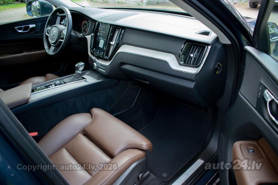 Blue Volvo XC60 2018 in Tallinn, with an engine capacity of 2.00 L and mileage of 111 thousand km for 26690 €, photo 10 on AUTOMOTO.COM.LV