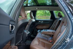Blue Volvo XC60 2018 in Tallinn, with an engine capacity of 2.00 L and mileage of 111 thousand km for 26690 €, photo 13 on AUTOMOTO.COM.LV