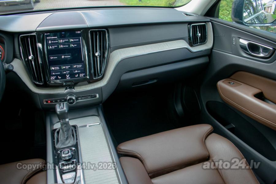 Blue Volvo XC60 2018 in Tallinn, with an engine capacity of 2.00 L and mileage of 111 thousand km for 26690 €, photo 14 on AUTOMOTO.COM.LV