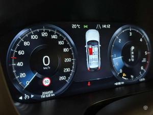 Blue Volvo XC60 2018 in Marijampole, with an engine capacity of 1.97 L and mileage of 205 thousand km for 19999 €, photo 15 on AUTOMOTO.COM.LV