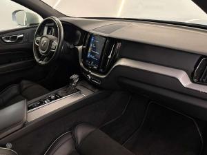 Blue Volvo XC60 2018 in Marijampole, with an engine capacity of 1.97 L and mileage of 205 thousand km for 19999 €, photo 18 on AUTOMOTO.COM.LV