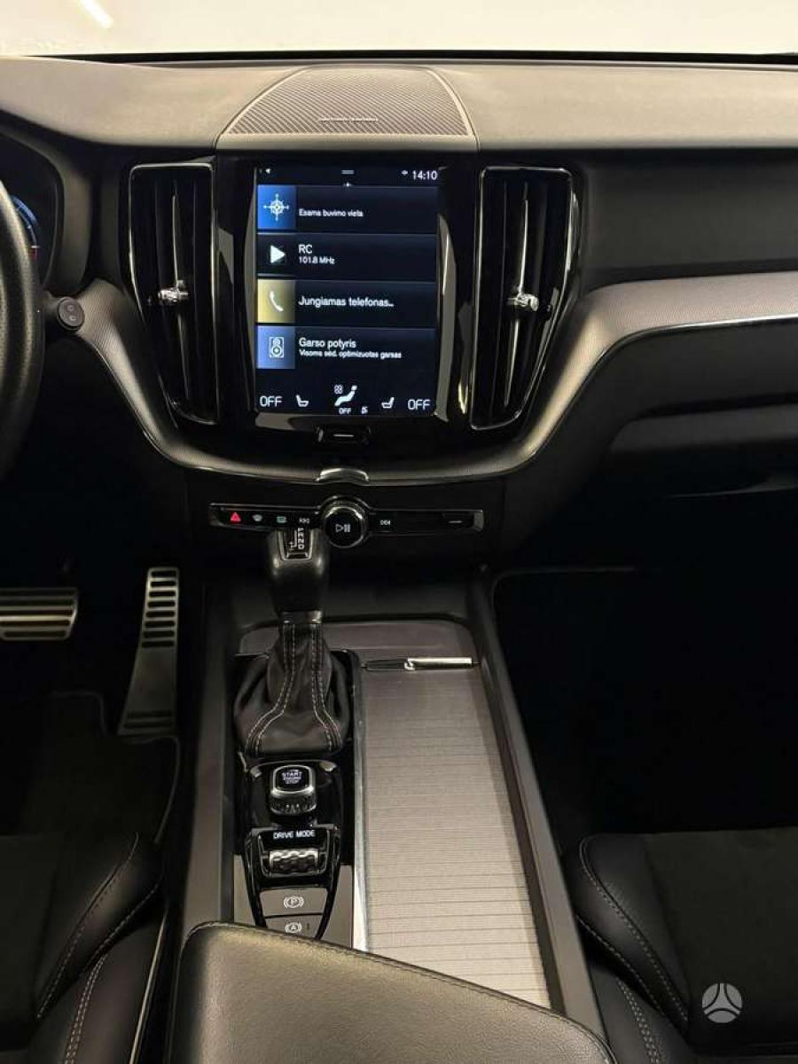 Blue Volvo XC60 2018 in Marijampole, with an engine capacity of 1.97 L and mileage of 205 thousand km for 19999 €, photo 19 on AUTOMOTO.COM.LV