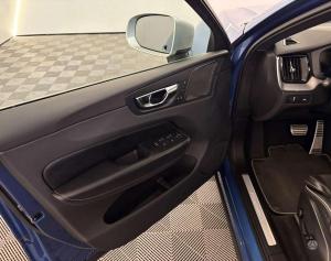 Blue Volvo XC60 2018 in Marijampole, with an engine capacity of 1.97 L and mileage of 205 thousand km for 19999 €, photo 27 on AUTOMOTO.COM.LV