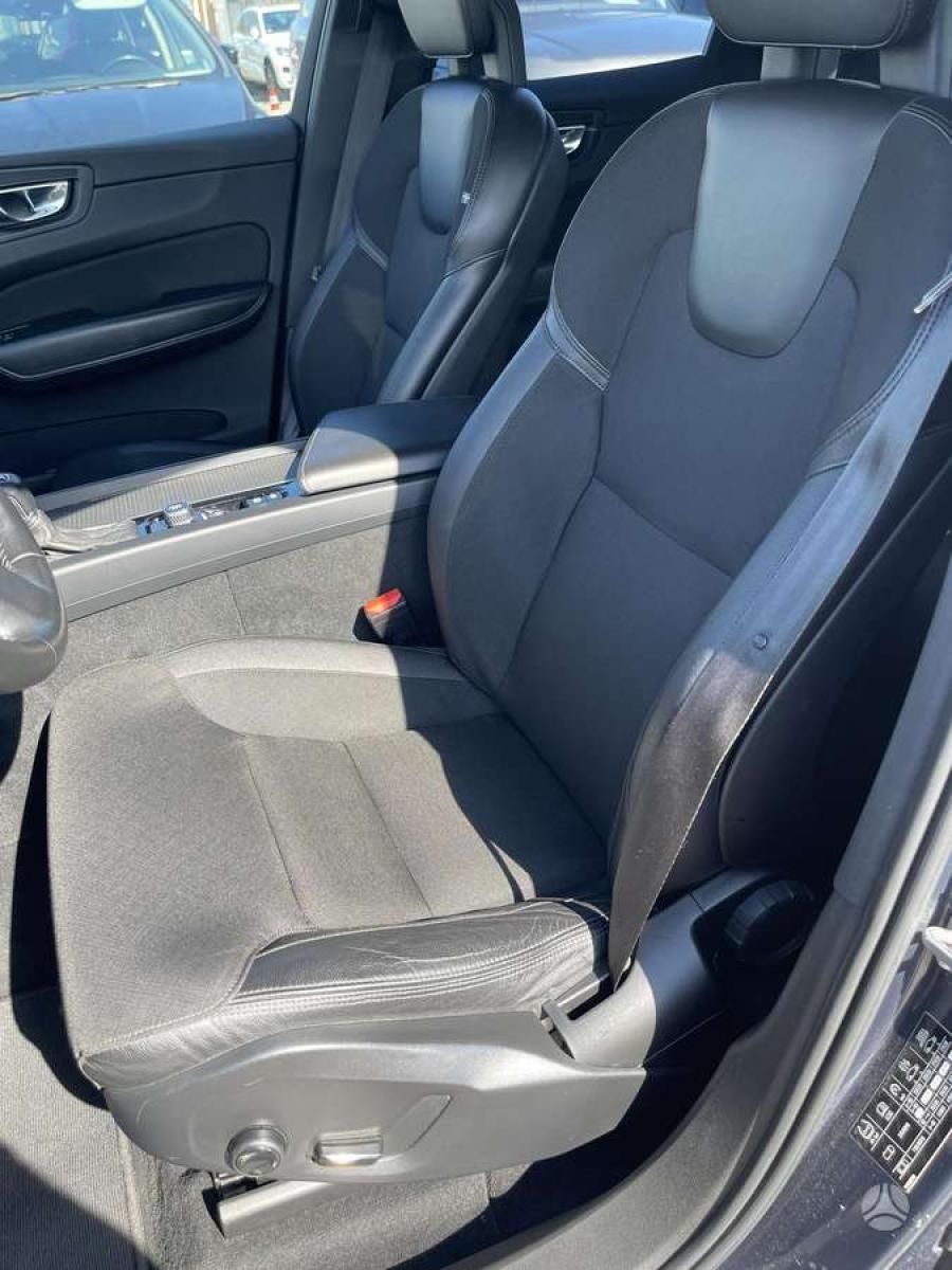 Zils Volvo XC60 2018 Panevēža, ar dzinēja tilpumu 1.97 L un nobraukumu 189 tūkst. km par 15200 €, foto 12 vietnē AUTOMOTO.COM.LV