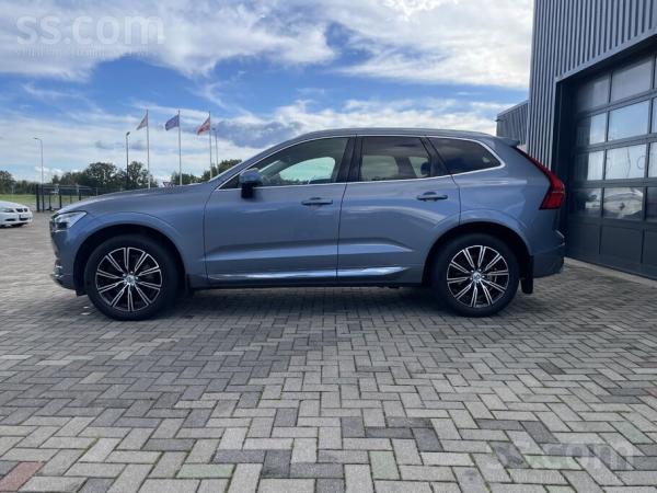 Blue Volvo XC60 2018 in Ogre, with an engine capacity of 2.00 L and mileage of 111 thousand km for 22470 €, photo 3 on AUTOMOTO.COM.LV