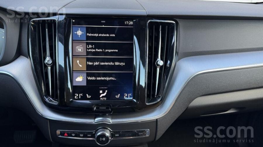 Zils Volvo XC60 2018 Rīga, ar dzinēja tilpumu 2.00 L un nobraukumu 285 tūkst. km par 17150 €, foto 17 vietnē AUTOMOTO.COM.LV