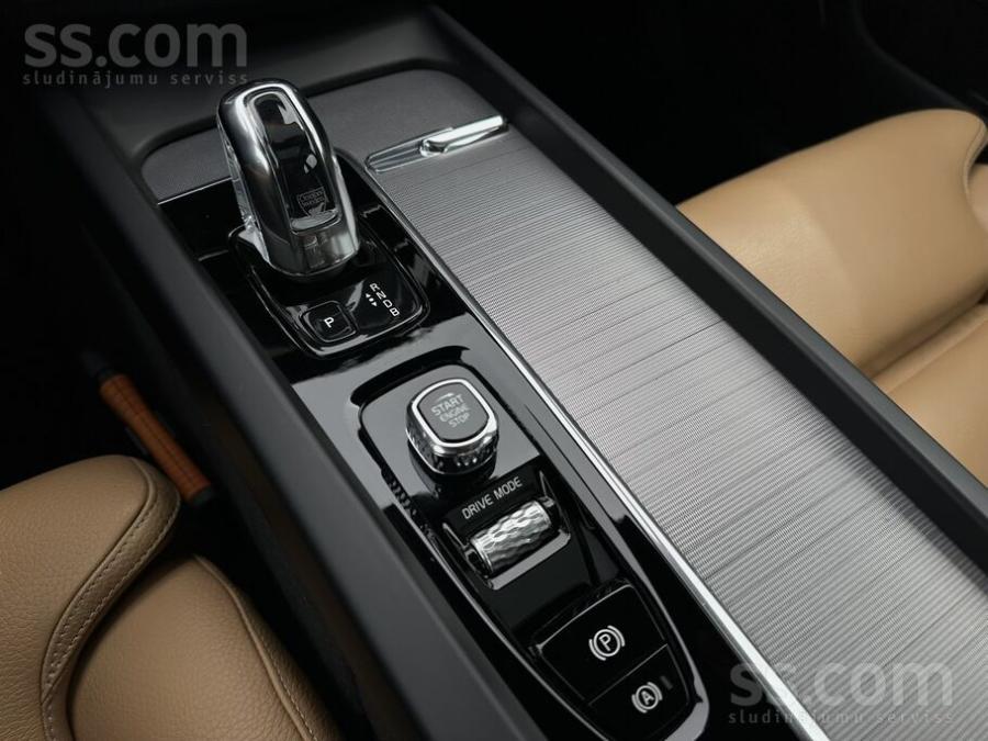 Zils Volvo XC60 2019 Jelgava, ar dzinēja tilpumu 2.00 L un nobraukumu 199 tūkst. km par 24500 €, foto 17 vietnē AUTOMOTO.COM.LV