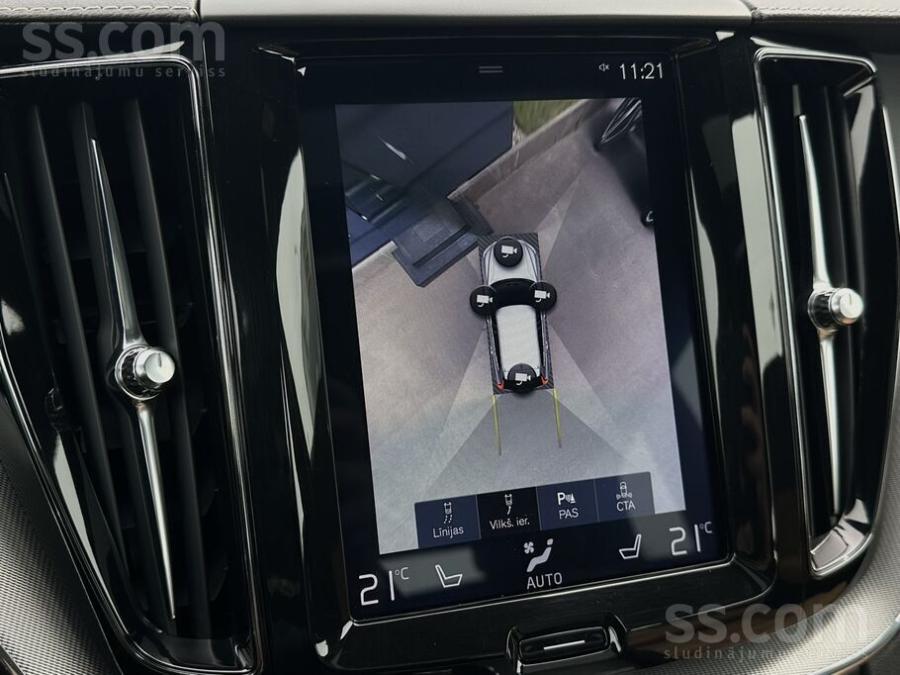 Zils Volvo XC60 2019 Jelgava, ar dzinēja tilpumu 2.00 L un nobraukumu 199 tūkst. km par 24500 €, foto 19 vietnē AUTOMOTO.COM.LV