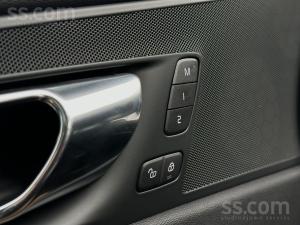 Zils Volvo XC60 2019 Jelgava, ar dzinēja tilpumu 2.00 L un nobraukumu 199 tūkst. km par 24500 €, foto 26 vietnē AUTOMOTO.COM.LV