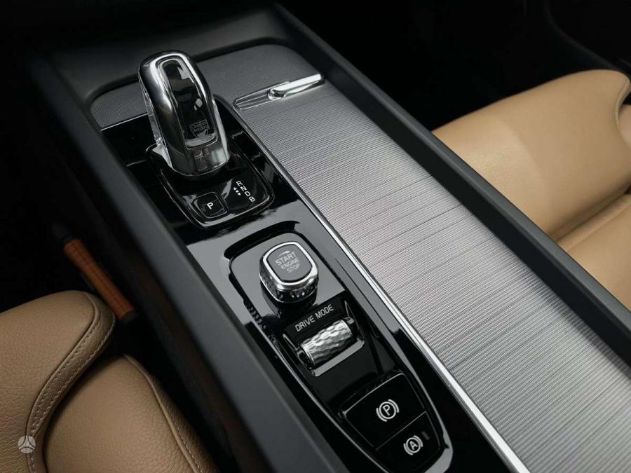 Zils Volvo XC60 2019 Šauļi, ar dzinēja tilpumu 1.97 L un nobraukumu 199 tūkst. km par 23400 €, foto 17 vietnē AUTOMOTO.COM.LV