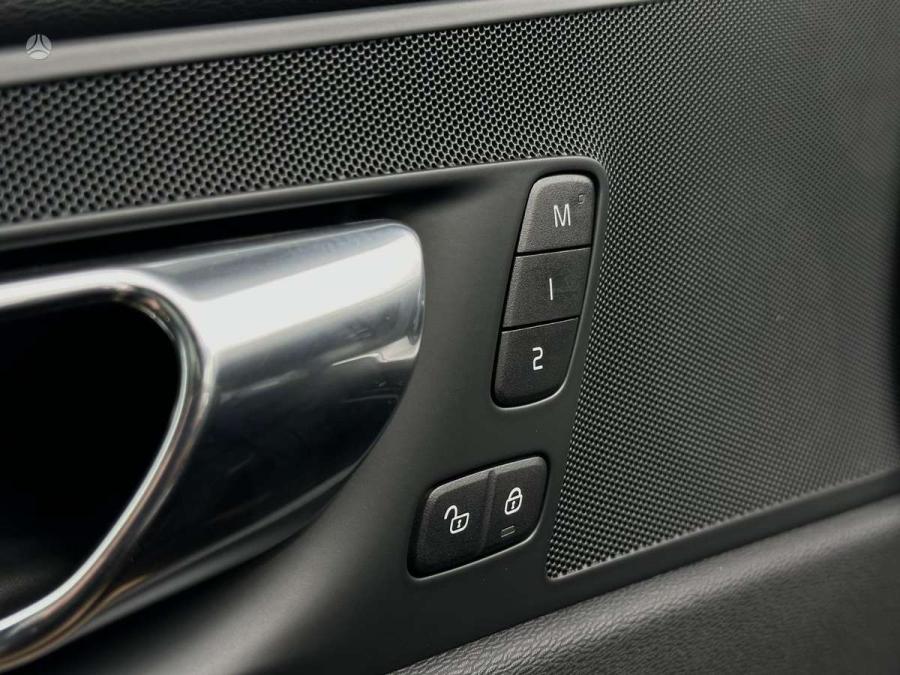 Zils Volvo XC60 2019 Šauļi, ar dzinēja tilpumu 1.97 L un nobraukumu 199 tūkst. km par 23400 €, foto 26 vietnē AUTOMOTO.COM.LV