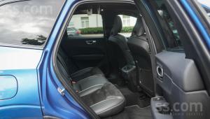 Blue Volvo XC60 2019 in Riga, with an engine capacity of 2.00 L and mileage of 250 thousand km for 19950 €, photo 12 on AUTOMOTO.COM.LV