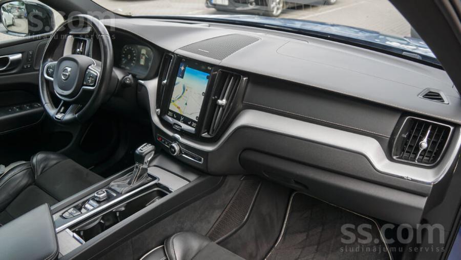 Blue Volvo XC60 2019 in Riga, with an engine capacity of 2.00 L and mileage of 250 thousand km for 19950 €, photo 14 on AUTOMOTO.COM.LV