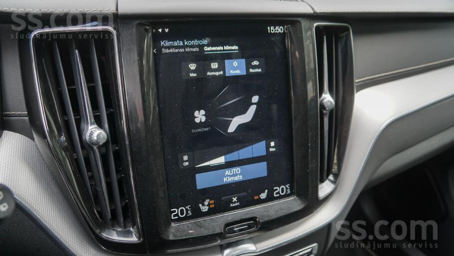 Blue Volvo XC60 2019 in Riga, with an engine capacity of 2.00 L and mileage of 250 thousand km for 19950 €, photo 26 on AUTOMOTO.COM.LV