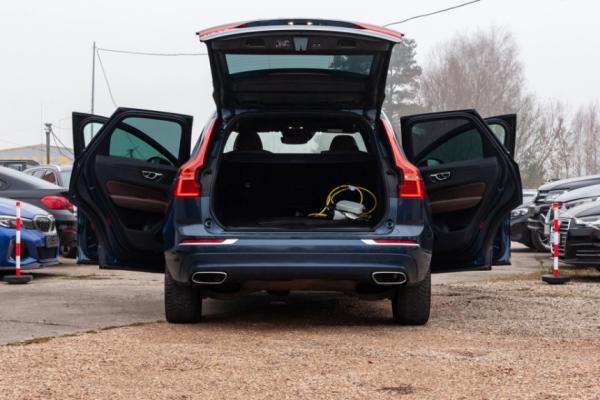 Zils Volvo XC60 2020 Rīga, ar dzinēja tilpumu 2.00 L un nobraukumu 245 tūkst. km par 23995 €, foto 9 vietnē AUTOMOTO.COM.LV