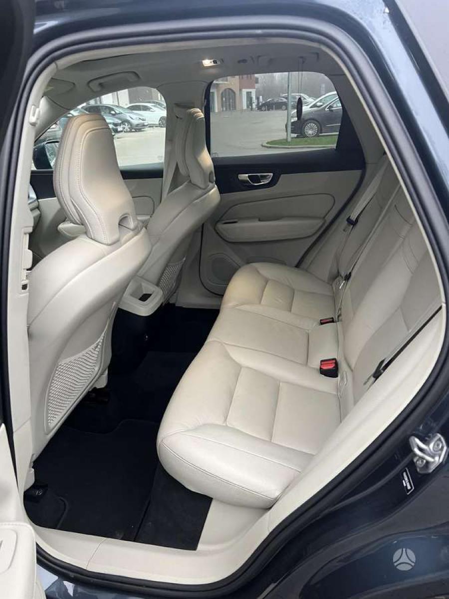 Zils Volvo XC60 2020 Klaipėda, ar dzinēja tilpumu 2.00 L un nobraukumu 129 tūkst. km par 21300 €, foto 10 vietnē AUTOMOTO.COM.LV