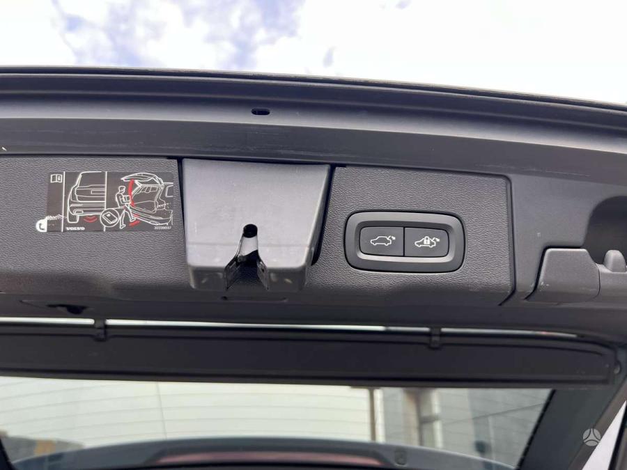 Zils Volvo XC60 2020 Klaipėda, ar dzinēja tilpumu 2.00 L un nobraukumu 129 tūkst. km par 21300 €, foto 11 vietnē AUTOMOTO.COM.LV