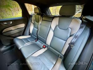 Zils Volvo XC60 2020 Pērnava, ar dzinēja tilpumu 2.00 L un nobraukumu 145 tūkst. km par 3 €, foto 14 vietnē AUTOMOTO.COM.LV