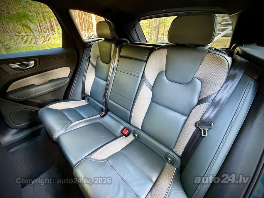 Zils Volvo XC60 2020 Pērnava, ar dzinēja tilpumu 2.00 L un nobraukumu 145 tūkst. km par 3 €, foto 14 vietnē AUTOMOTO.COM.LV
