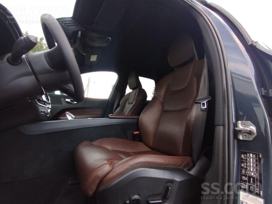 Zils Volvo XC60 2020 Rīga, ar dzinēja tilpumu 2.00 L un nobraukumu 225 tūkst. km par 18500 €, foto 13 vietnē AUTOMOTO.COM.LV