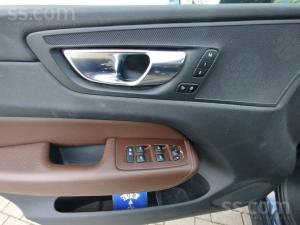 Zils Volvo XC60 2020 Rīga, ar dzinēja tilpumu 2.00 L un nobraukumu 225 tūkst. km par 18500 €, foto 15 vietnē AUTOMOTO.COM.LV