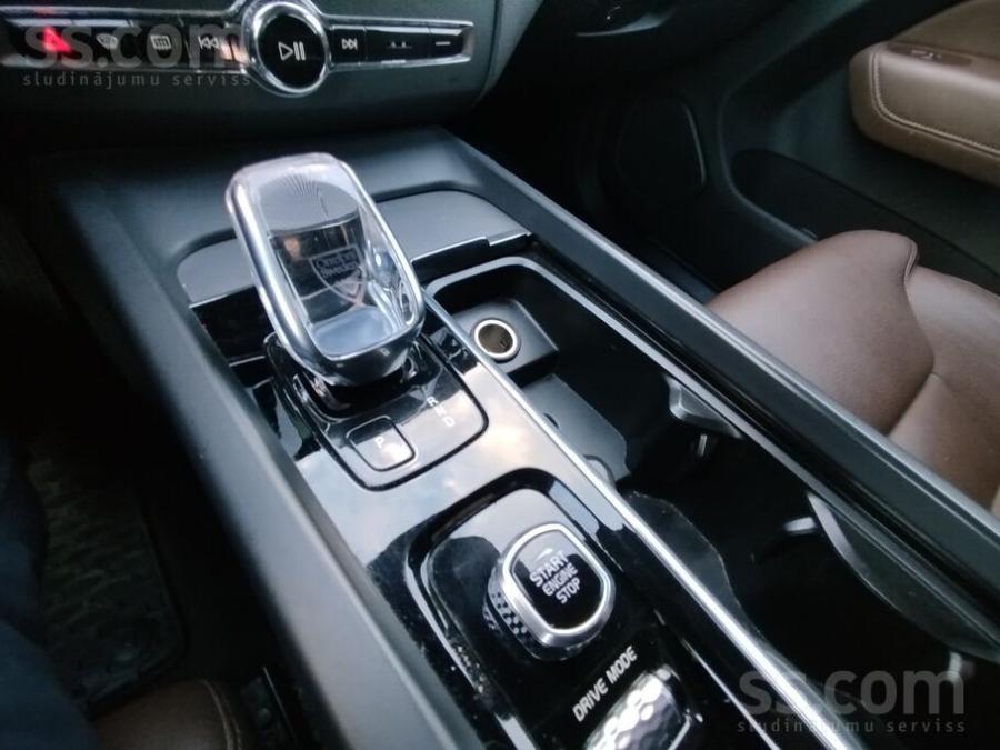 Zils Volvo XC60 2020 Rīga, ar dzinēja tilpumu 2.00 L un nobraukumu 225 tūkst. km par 18500 €, foto 18 vietnē AUTOMOTO.COM.LV