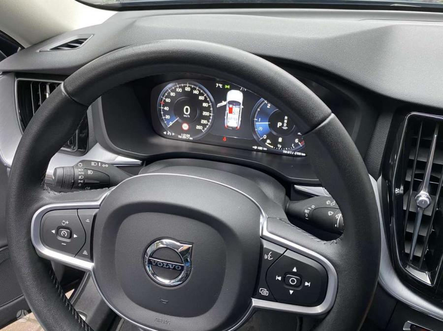 Zils Volvo XC60 2021 Marijampole, ar dzinēja tilpumu 1.97 L un nobraukumu 112 tūkst. km par 25499 €, foto 19 vietnē AUTOMOTO.COM.LV