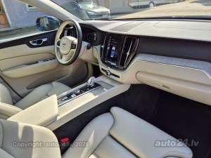 Blue Volvo XC60 2021 in Tartu, with an engine capacity of 2.00 L and mileage of 40 thousand km for 36790 €, photo 7 on AUTOMOTO.COM.LV