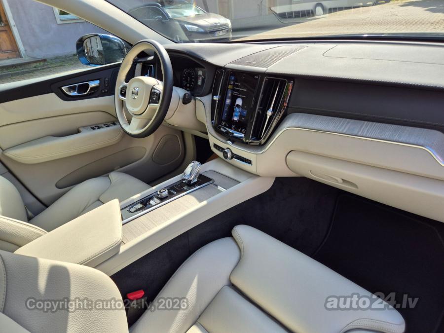 Blue Volvo XC60 2021 in Tartu, with an engine capacity of 2.00 L and mileage of 40 thousand km for 36790 €, photo 7 on AUTOMOTO.COM.LV