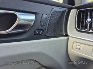 Blue Volvo XC60 2021 in Tartu, with an engine capacity of 2.00 L and mileage of 40 thousand km for 36790 €, photo 23 on AUTOMOTO.COM.LV