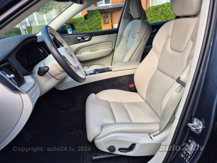 Blue Volvo XC60 2021 in Tartu, with an engine capacity of 2.00 L and mileage of 40 thousand km for 36790 €, photo 26 on AUTOMOTO.COM.LV
