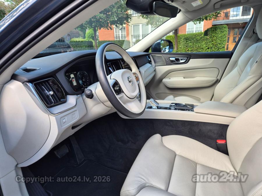 Blue Volvo XC60 2021 in Tartu, with an engine capacity of 2.00 L and mileage of 40 thousand km for 36790 €, photo 27 on AUTOMOTO.COM.LV