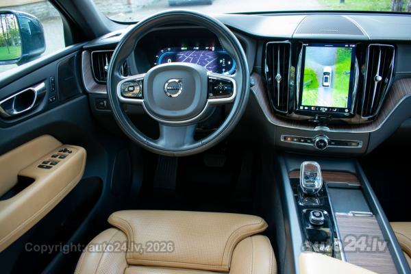 Синий Вольво ХС60 2021 в Таллин, объемом двигателя 2.00 л и пробегом 128 тыс. км за 41490 €, фото 3 на AUTOMOTO.COM.LV