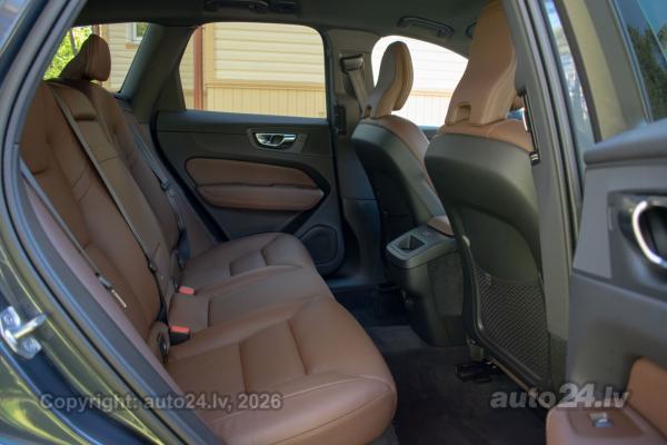 Zils Volvo XC60 2021 Tallina, ar dzinēja tilpumu 2.00 L un nobraukumu 70 tūkst. km par 37900 €, foto 4 vietnē AUTOMOTO.COM.LV