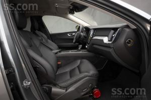 Zils Volvo XC60 2021 Jelgava, ar dzinēja tilpumu 2.00 L un nobraukumu 195 tūkst. km par 24000 €, foto 12 vietnē AUTOMOTO.COM.LV