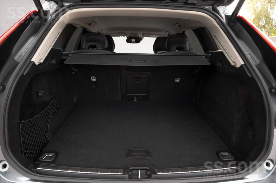 Zils Volvo XC60 2021 Jelgava, ar dzinēja tilpumu 2.00 L un nobraukumu 195 tūkst. km par 24000 €, foto 14 vietnē AUTOMOTO.COM.LV
