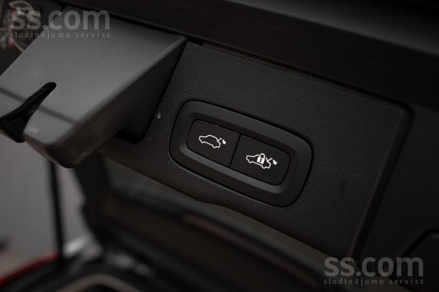 Zils Volvo XC60 2021 Jelgava, ar dzinēja tilpumu 2.00 L un nobraukumu 195 tūkst. km par 24000 €, foto 15 vietnē AUTOMOTO.COM.LV