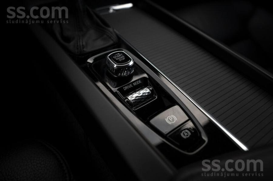 Zils Volvo XC60 2021 Jelgava, ar dzinēja tilpumu 2.00 L un nobraukumu 195 tūkst. km par 24000 €, foto 20 vietnē AUTOMOTO.COM.LV