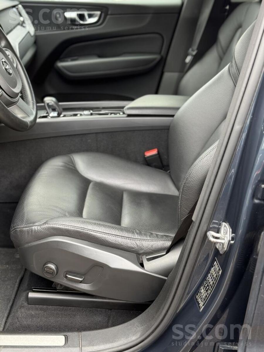 Blue Volvo XC60 2021 in Riga, with an engine capacity of 2.00 L and mileage of 0 thousand km for 32000 €, photo 12 on AUTOMOTO.COM.LV