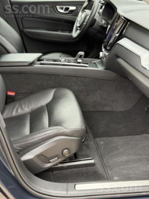 Blue Volvo XC60 2021 in Riga, with an engine capacity of 2.00 L and mileage of 0 thousand km for 32000 €, photo 13 on AUTOMOTO.COM.LV