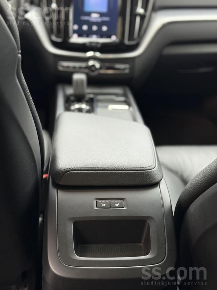 Blue Volvo XC60 2021 in Riga, with an engine capacity of 2.00 L and mileage of 0 thousand km for 32000 €, photo 17 on AUTOMOTO.COM.LV