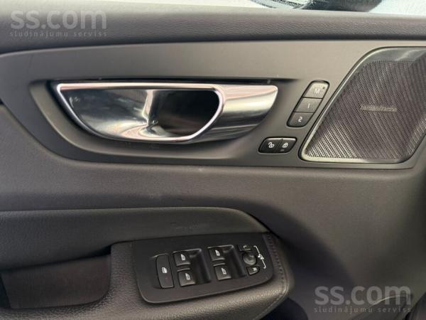 Zils Volvo XC60 2021 Rīga, ar dzinēja tilpumu 2.00 L un nobraukumu 121 tūkst. km par 33990 €, foto 6 vietnē AUTOMOTO.COM.LV