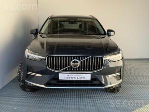 Blue Volvo XC60 2021 in Riga, with an engine capacity of 2.00 L and mileage of 121 thousand km for 33990 €, photo 3 on AUTOMOTO.COM.LV