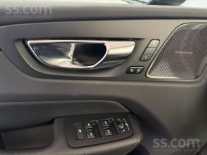Blue Volvo XC60 2021 in Riga, with an engine capacity of 2.00 L and mileage of 121 thousand km for 33990 €, photo 7 on AUTOMOTO.COM.LV